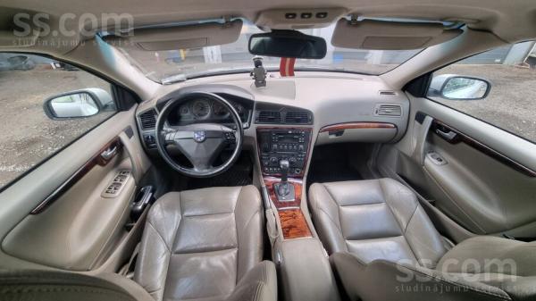 Pelēks Volvo S60 2006 Rīga, ar dzinēja tilpumu 2.40 L un nobraukumu 355 tūkst. km par 1800 €, foto 3 vietnē AUTOMOTO.COM.LV