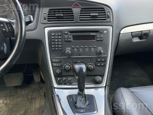 Pelēks Volvo S60 2006 Rīga, ar dzinēja tilpumu 2.40 L un nobraukumu 350 tūkst. km par 2450 €, foto 7 vietnē AUTOMOTO.COM.LV