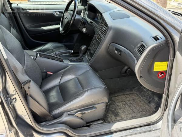 Grey Volvo S60 2006 in Riga, with an engine capacity of 2.40 L and mileage of 350 thousand km for 2450 €, photo 8 on AUTOMOTO.COM.LV
