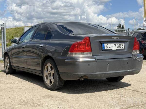 Grey Volvo S60 2006 in Riga, with an engine capacity of 2.40 L and mileage of 350 thousand km for 2450 €, photo 10 on AUTOMOTO.COM.LV