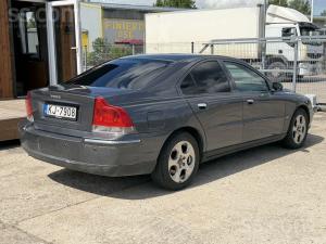 Pelēks Volvo S60 2006 Rīga, ar dzinēja tilpumu 2.40 L un nobraukumu 350 tūkst. km par 2450 €, foto 13 vietnē AUTOMOTO.COM.LV