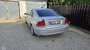 Pelēks Volvo S60 2006 Šauļi, ar dzinēja tilpumu 2.50 L un nobraukumu 144 tūkst. km par 550 €, foto 4 vietnē AUTOMOTO.COM.LV