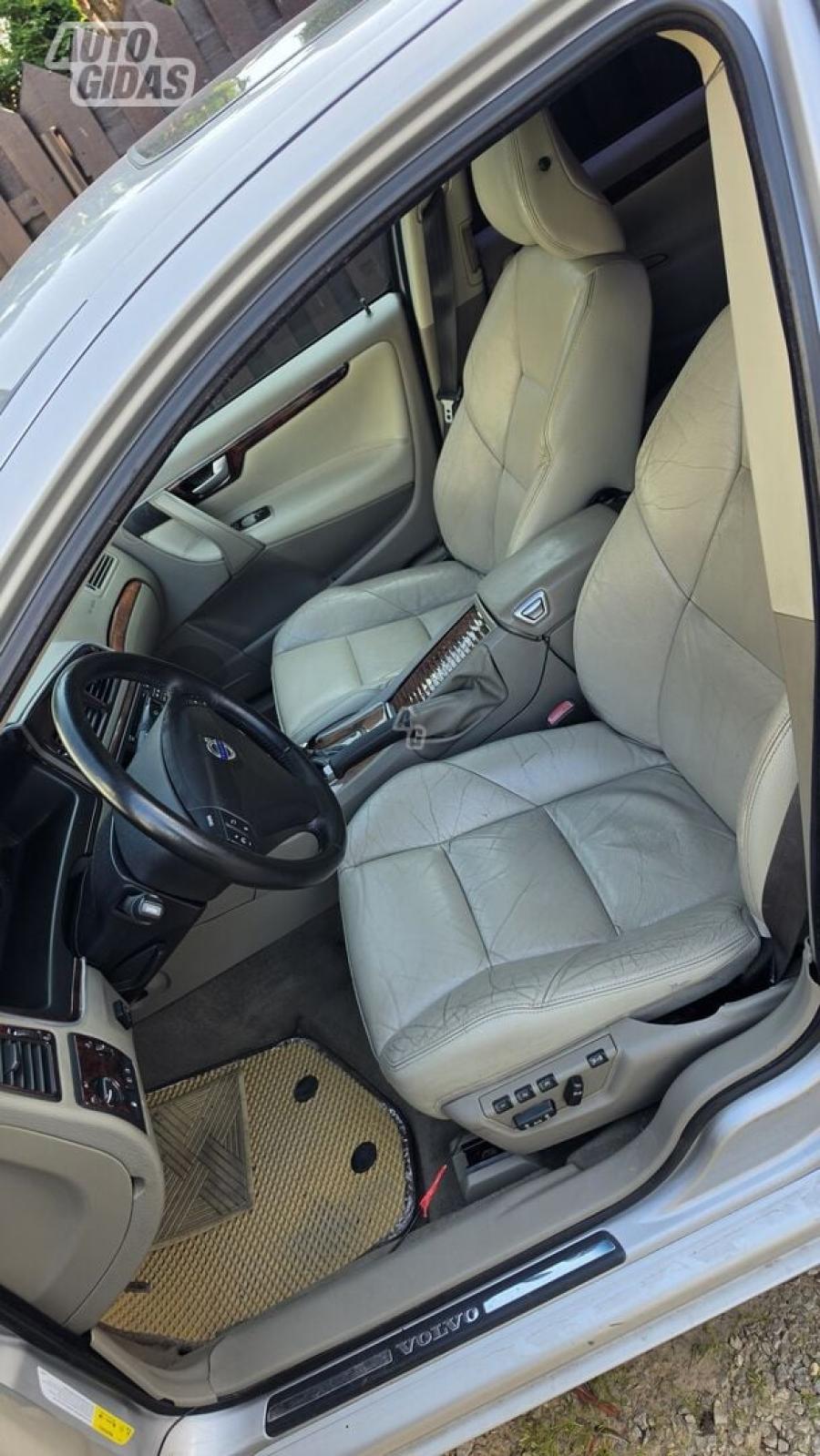 Pelēks Volvo S60 2006 Šauļi, ar dzinēja tilpumu 2.50 L un nobraukumu 144 tūkst. km par 550 €, foto 5 vietnē AUTOMOTO.COM.LV