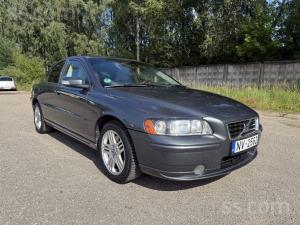 Grey Volvo S60 2006 in Riga, with an engine capacity of 2.40 L and mileage of 311 thousand km for 3080 €, photo 3 on AUTOMOTO.COM.LV