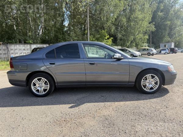 Pelēks Volvo S60 2006 Rīga, ar dzinēja tilpumu 2.40 L un nobraukumu 311 tūkst. km par 3080 €, foto 6 vietnē AUTOMOTO.COM.LV