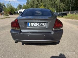 Grey Volvo S60 2006 in Riga, with an engine capacity of 2.40 L and mileage of 311 thousand km for 3080 €, photo 9 on AUTOMOTO.COM.LV