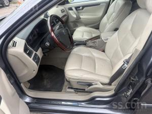 Grey Volvo S60 2006 in Riga, with an engine capacity of 2.40 L and mileage of 311 thousand km for 3080 €, photo 10 on AUTOMOTO.COM.LV