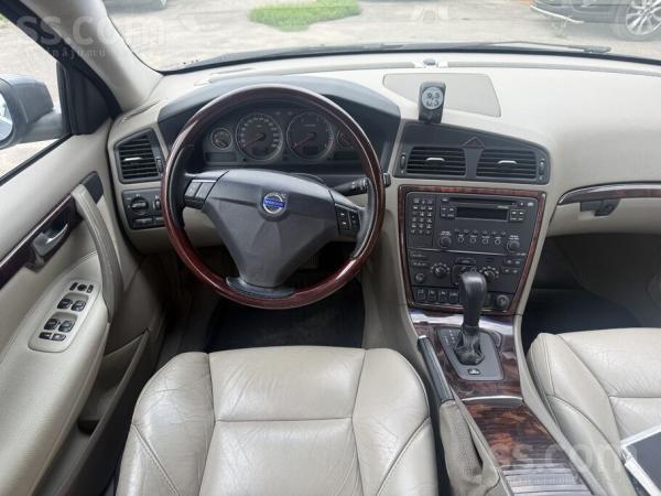 Pelēks Volvo S60 2006 Rīga, ar dzinēja tilpumu 2.40 L un nobraukumu 311 tūkst. km par 3080 €, foto 10 vietnē AUTOMOTO.COM.LV