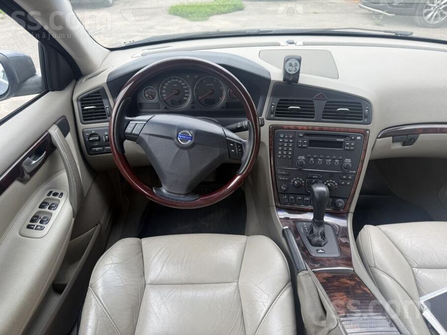 Grey Volvo S60 2006 in Riga, with an engine capacity of 2.40 L and mileage of 311 thousand km for 3080 €, photo 11 on AUTOMOTO.COM.LV