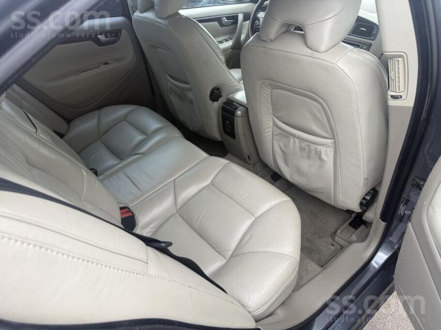 Grey Volvo S60 2006 in Riga, with an engine capacity of 2.40 L and mileage of 311 thousand km for 3080 €, photo 13 on AUTOMOTO.COM.LV
