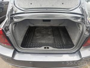 Grey Volvo S60 2006 in Riga, with an engine capacity of 2.40 L and mileage of 311 thousand km for 3080 €, photo 15 on AUTOMOTO.COM.LV