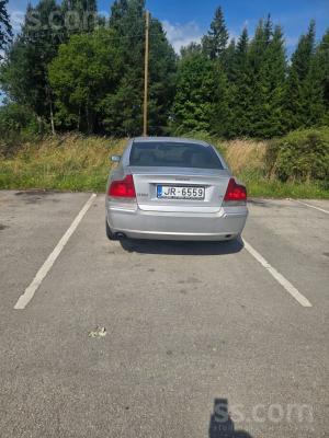 Grey Volvo S60 2006 in Valmiera, with an engine capacity of 2.40 L and mileage of 0 thousand km for 1900 €, photo 5 on AUTOMOTO.COM.LV