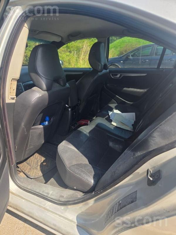 Pelēks Volvo S60 2006 Valmiera, ar dzinēja tilpumu 2.40 L un nobraukumu 0 tūkst. km par 1900 €, foto 6 vietnē AUTOMOTO.COM.LV