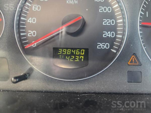 Pelēks Volvo S60 2006 Valmiera, ar dzinēja tilpumu 2.40 L un nobraukumu 0 tūkst. km par 1900 €, foto 7 vietnē AUTOMOTO.COM.LV