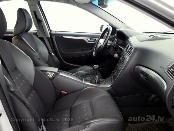 Grey Volvo S60 2006 in Tallinn, with an engine capacity of 2.40 L and mileage of 322 thousand km for 699 €, photo 6 on AUTOMOTO.COM.LV