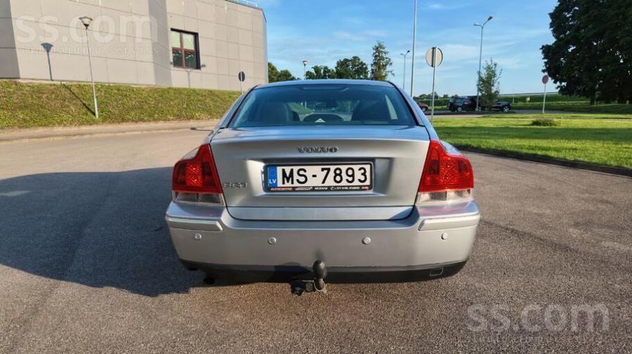 Pelēks Volvo S60 2006 Daugavpils, ar dzinēja tilpumu 2.40 L un nobraukumu 312 tūkst. km par 2500 €, foto 5 vietnē AUTOMOTO.COM.LV