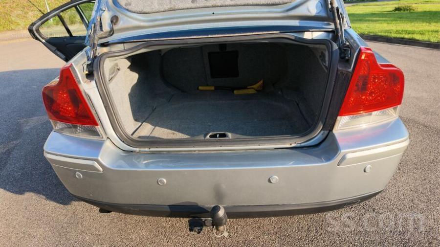 Pelēks Volvo S60 2006 Daugavpils, ar dzinēja tilpumu 2.40 L un nobraukumu 312 tūkst. km par 2500 €, foto 11 vietnē AUTOMOTO.COM.LV