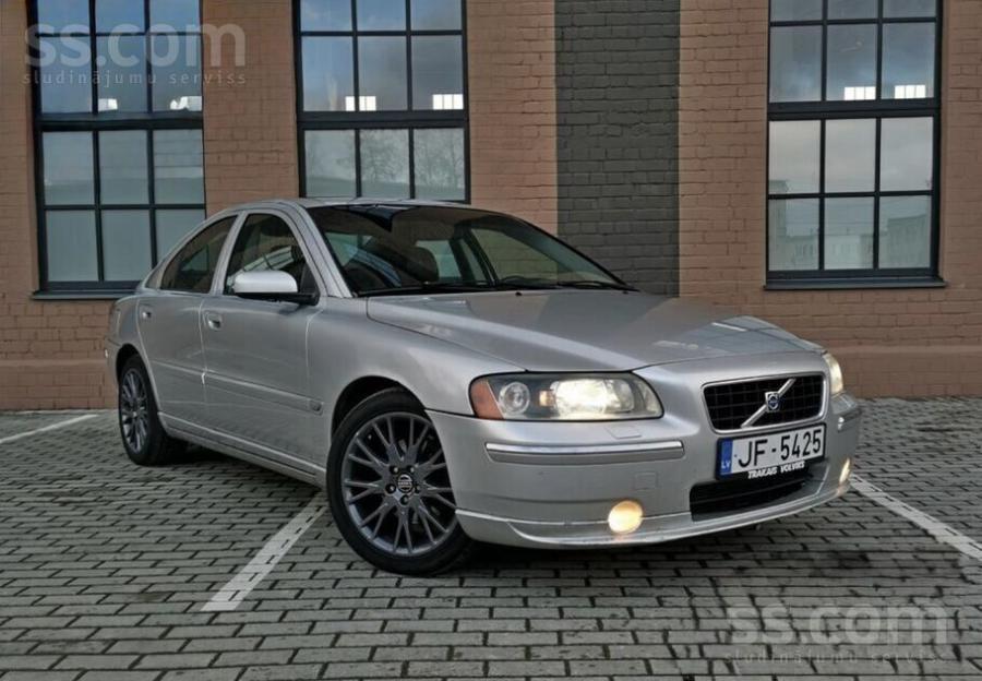 Pelēks Volvo S60 2006 Rīga, ar dzinēja tilpumu 2.40 L un nobraukumu 395 tūkst. km par 3200 €, foto 5 vietnē AUTOMOTO.COM.LV