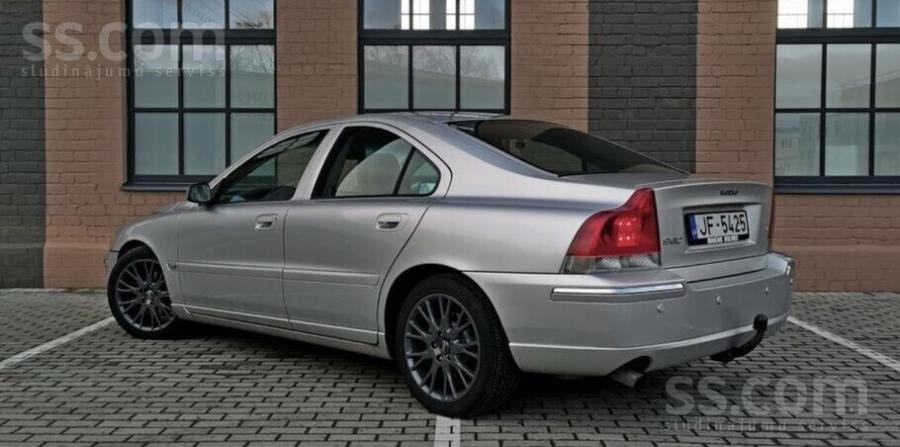 Pelēks Volvo S60 2006 Rīga, ar dzinēja tilpumu 2.40 L un nobraukumu 395 tūkst. km par 3200 €, foto 6 vietnē AUTOMOTO.COM.LV