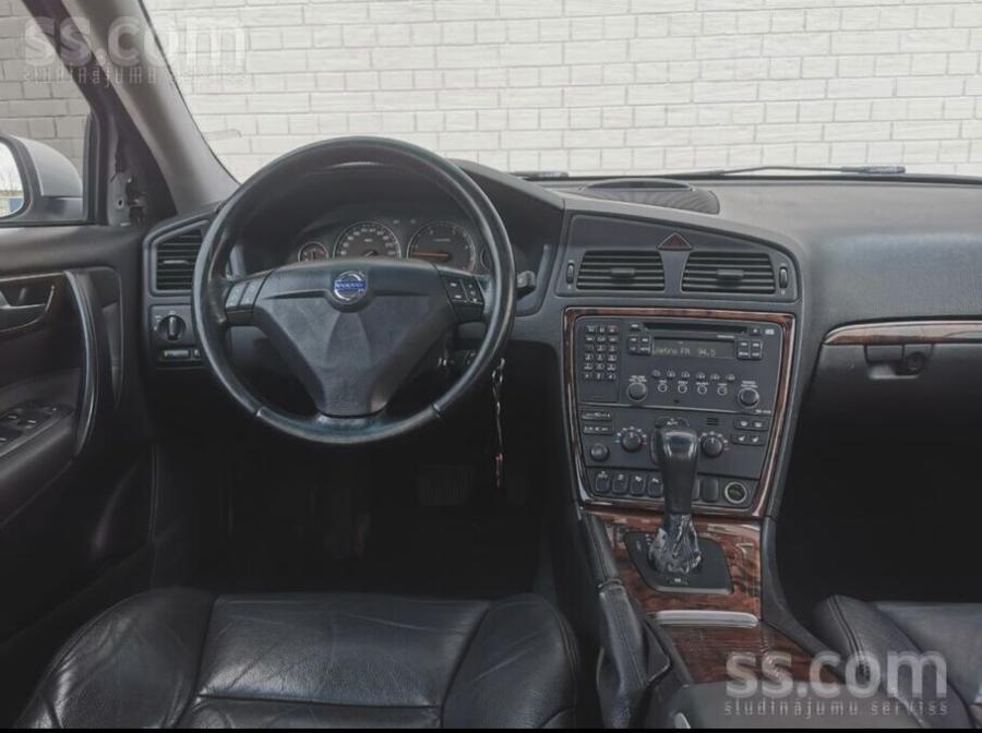 Pelēks Volvo S60 2006 Rīga, ar dzinēja tilpumu 2.40 L un nobraukumu 395 tūkst. km par 3200 €, foto 12 vietnē AUTOMOTO.COM.LV