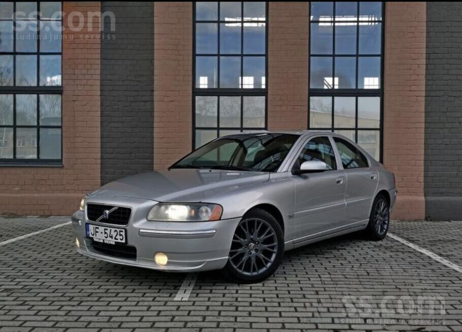 Pelēks Volvo S60 2006 Rīga, ar dzinēja tilpumu 2.40 L un nobraukumu 395 tūkst. km par 3200 €, foto 16 vietnē AUTOMOTO.COM.LV
