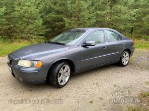 Pelēks Volvo S60 2006 Tallina, ar dzinēja tilpumu 2.40 L un nobraukumu 352 tūkst. km par 3500 €, foto  vietnē AUTOMOTO.COM.LV
