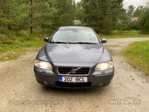 Pelēks Volvo S60 2006 Tallina, ar dzinēja tilpumu 2.40 L un nobraukumu 352 tūkst. km par 3500 €, foto 3 vietnē AUTOMOTO.COM.LV