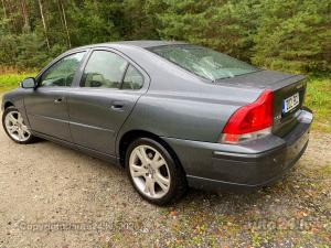Pelēks Volvo S60 2006 Tallina, ar dzinēja tilpumu 2.40 L un nobraukumu 352 tūkst. km par 3500 €, foto 9 vietnē AUTOMOTO.COM.LV
