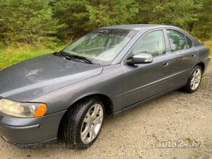 Pelēks Volvo S60 2006 Tallina, ar dzinēja tilpumu 2.40 L un nobraukumu 352 tūkst. km par 3500 €, foto 11 vietnē AUTOMOTO.COM.LV