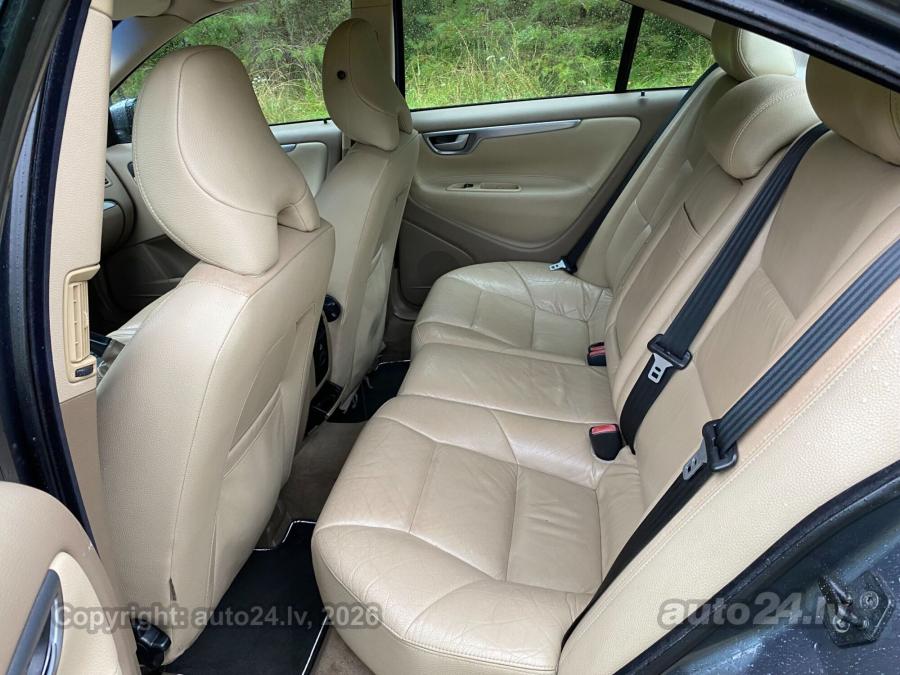 Pelēks Volvo S60 2006 Tallina, ar dzinēja tilpumu 2.40 L un nobraukumu 352 tūkst. km par 3500 €, foto 14 vietnē AUTOMOTO.COM.LV