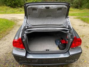 Pelēks Volvo S60 2006 Tallina, ar dzinēja tilpumu 2.40 L un nobraukumu 352 tūkst. km par 3500 €, foto 18 vietnē AUTOMOTO.COM.LV