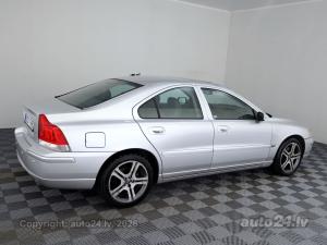 Grey Volvo S60 2006 in Tallinn, with an engine capacity of 2.00 L and mileage of 249 thousand km for 1599 €, photo 4 on AUTOMOTO.COM.LV