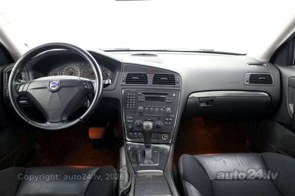 Pelēks Volvo S60 2006 Tallina, ar dzinēja tilpumu 2.00 L un nobraukumu 249 tūkst. km par 1599 €, foto 5 vietnē AUTOMOTO.COM.LV
