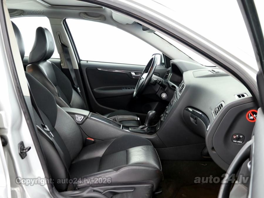 Grey Volvo S60 2006 in Tallinn, with an engine capacity of 2.00 L and mileage of 249 thousand km for 1599 €, photo 7 on AUTOMOTO.COM.LV
