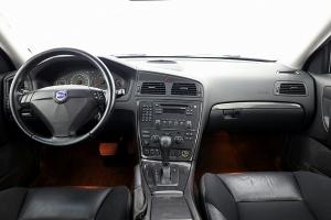 Pelēks Volvo S60 2006 Tallina, ar dzinēja tilpumu 2.00 L un nobraukumu 249 tūkst. km par 1599 €, foto 6 vietnē AUTOMOTO.COM.LV