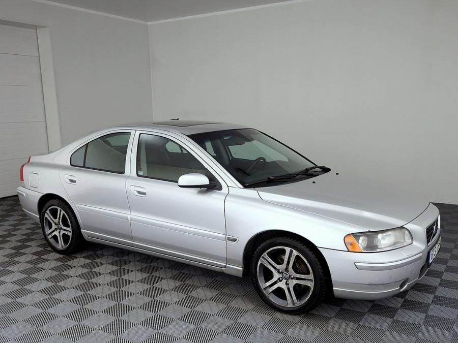 Pelēks Volvo S60 2006 Tallina, ar dzinēja tilpumu 2.00 L un nobraukumu 249 tūkst. km par 1599 €, foto 9 vietnē AUTOMOTO.COM.LV