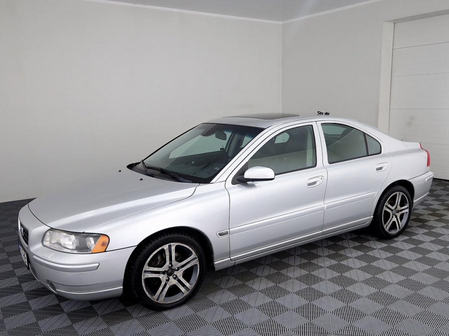 Pelēks Volvo S60 2006 Tallina, ar dzinēja tilpumu 2.00 L un nobraukumu 249 tūkst. km par 1599 €, foto 10 vietnē AUTOMOTO.COM.LV