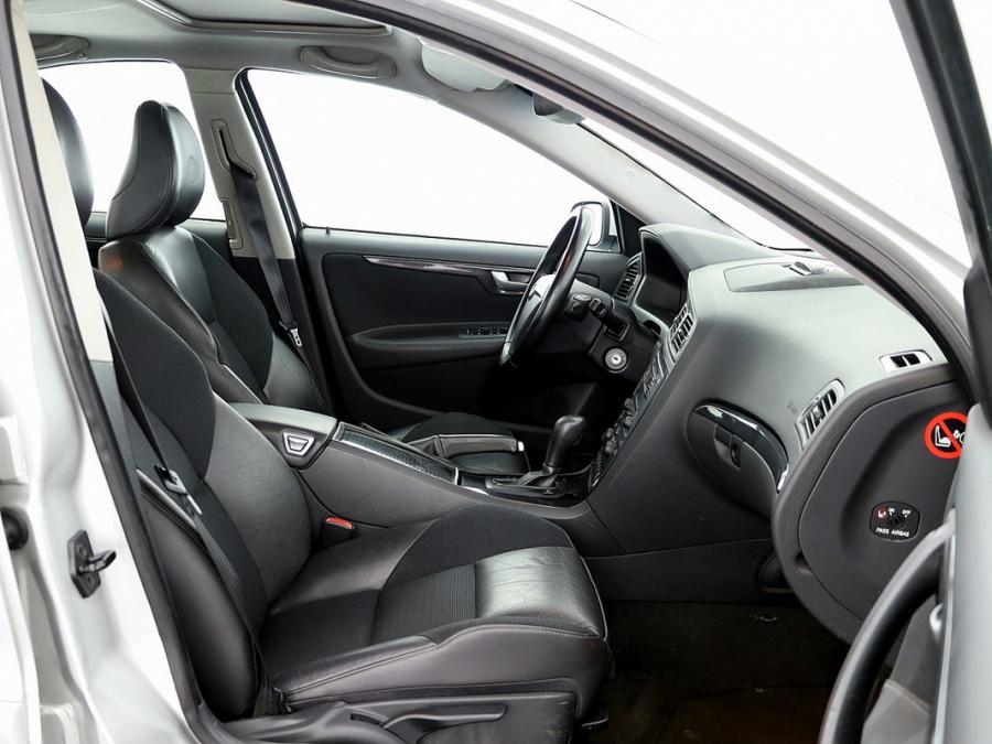Pelēks Volvo S60 2006 Tallina, ar dzinēja tilpumu 2.00 L un nobraukumu 249 tūkst. km par 1599 €, foto 14 vietnē AUTOMOTO.COM.LV