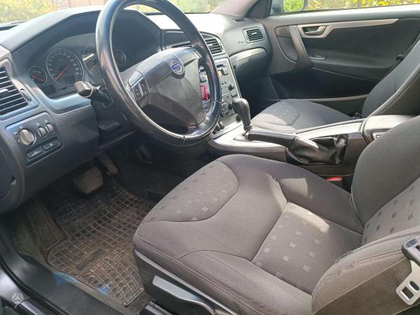 Volvo S60 2006 Viļņa vietnē Pelēks Volvo S60 2006 Viļņa, ar dzinēja tilpumu 2.40 L un nobraukumu 238 tūkst. km par 2100 €, foto 5 vietnē AUTOMOTO.COM.LV