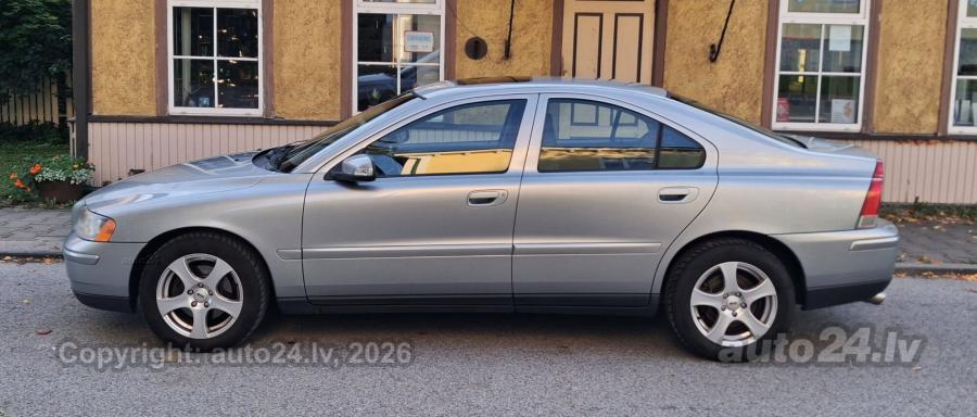 Pelēks Volvo S60 2006 Paide, ar dzinēja tilpumu 2.40 L un nobraukumu 281 tūkst. km par 4150 €, foto 3 vietnē AUTOMOTO.COM.LV