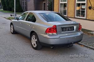 Pelēks Volvo S60 2006 Paide, ar dzinēja tilpumu 2.40 L un nobraukumu 281 tūkst. km par 4150 €, foto 4 vietnē AUTOMOTO.COM.LV