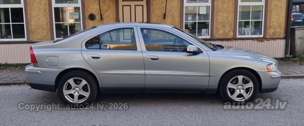 Pelēks Volvo S60 2006 Paide, ar dzinēja tilpumu 2.40 L un nobraukumu 281 tūkst. km par 4150 €, foto 6 vietnē AUTOMOTO.COM.LV