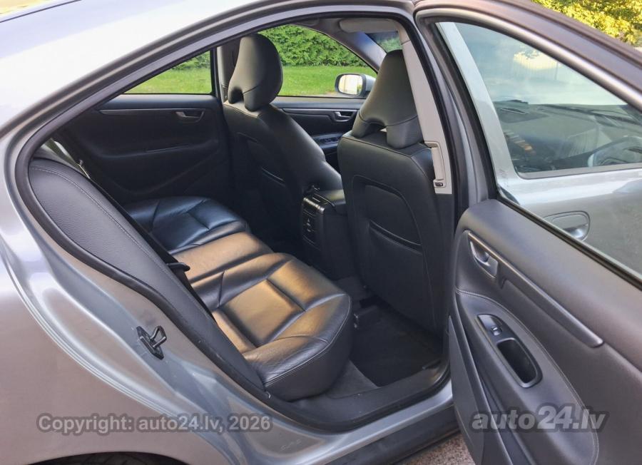 Pelēks Volvo S60 2006 Paide, ar dzinēja tilpumu 2.40 L un nobraukumu 281 tūkst. km par 4150 €, foto 12 vietnē AUTOMOTO.COM.LV