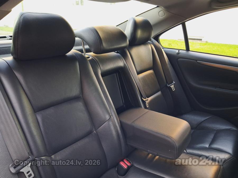 Pelēks Volvo S60 2006 Paide, ar dzinēja tilpumu 2.40 L un nobraukumu 281 tūkst. km par 4150 €, foto 13 vietnē AUTOMOTO.COM.LV