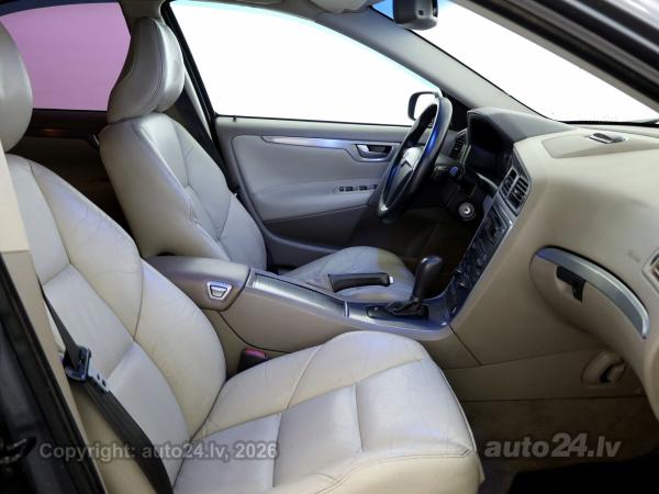 Вольво С60 2006 в Таллин на AUTOMOTO.COM.LV Серый Вольво С60 2006 в Таллин, объемом двигателя 2.40 л и пробегом 312 тыс. км за 2499 €, фото 7 на AUTOMOTO.COM.LV