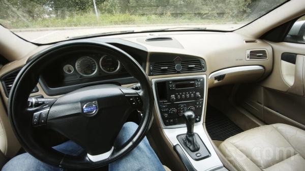 Pelēks Volvo S60 2006 Rīga, ar dzinēja tilpumu 2.40 L un nobraukumu 313 tūkst. km par 3200 €, foto 5 vietnē AUTOMOTO.COM.LV