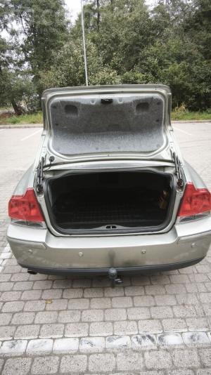 Grey Volvo S60 2006 in Riga, with an engine capacity of 2.40 L and mileage of 313 thousand km for 3200 €, photo 3 on AUTOMOTO.COM.LV