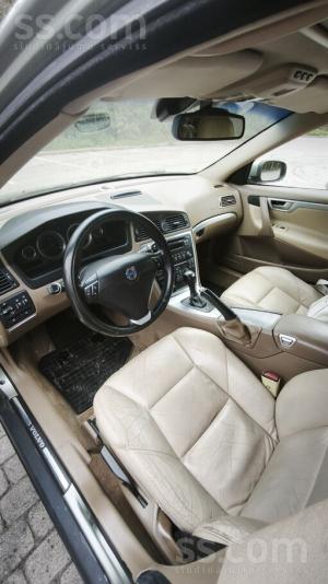 Grey Volvo S60 2006 in Riga, with an engine capacity of 2.40 L and mileage of 313 thousand km for 3200 €, photo 4 on AUTOMOTO.COM.LV