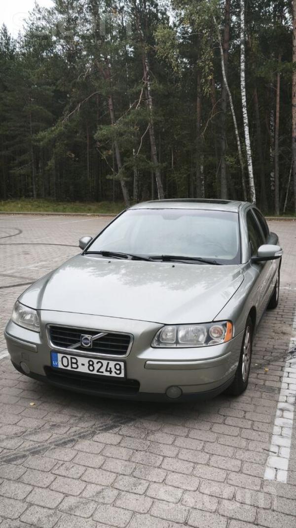 Volvo S60 2006 in Riga on AUTOMOTO.COM.LV Grey Volvo S60 2006 in Riga, with an engine capacity of 2.40 L and mileage of 313 thousand km for 3200 €, photo 7 on AUTOMOTO.COM.LV