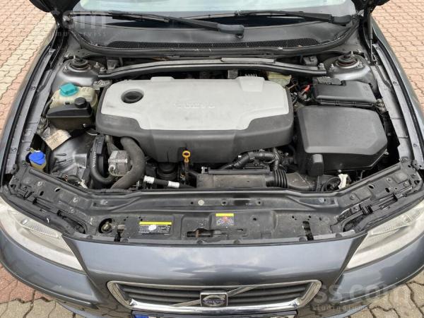 Pelēks Volvo S60 2006 Madona, ar dzinēja tilpumu 2.40 L un nobraukumu 381 tūkst. km par 2200 €, foto 6 vietnē AUTOMOTO.COM.LV